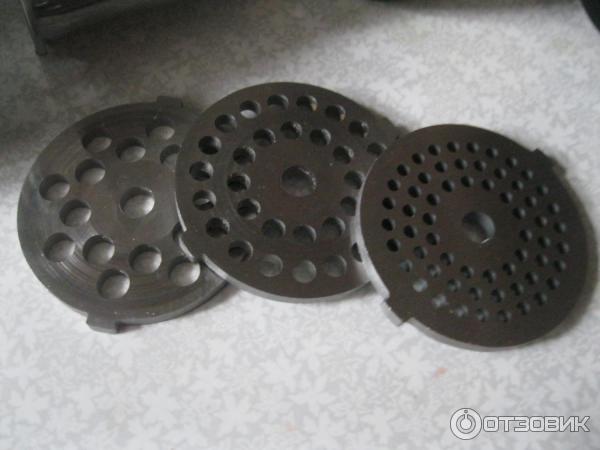 Отзыв о Мясорубка Moulinex ME-306832 | Довольна работой.