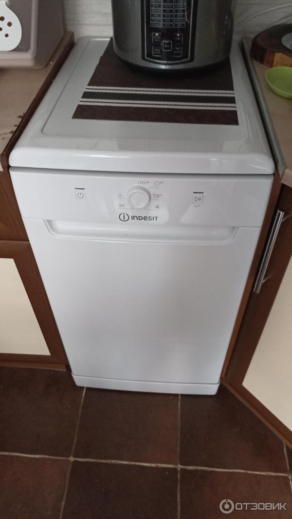 Отзыв о Посудомоечная машина Indesit DSCFE 1B10 | отлично справляется ...